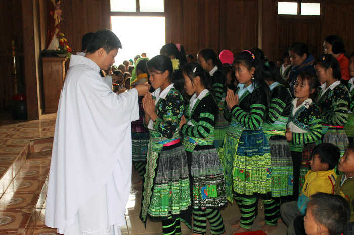 Hmong live faith despite religion restrictions - UCA News