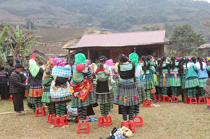 Hmong live faith despite religion restrictions - UCA News