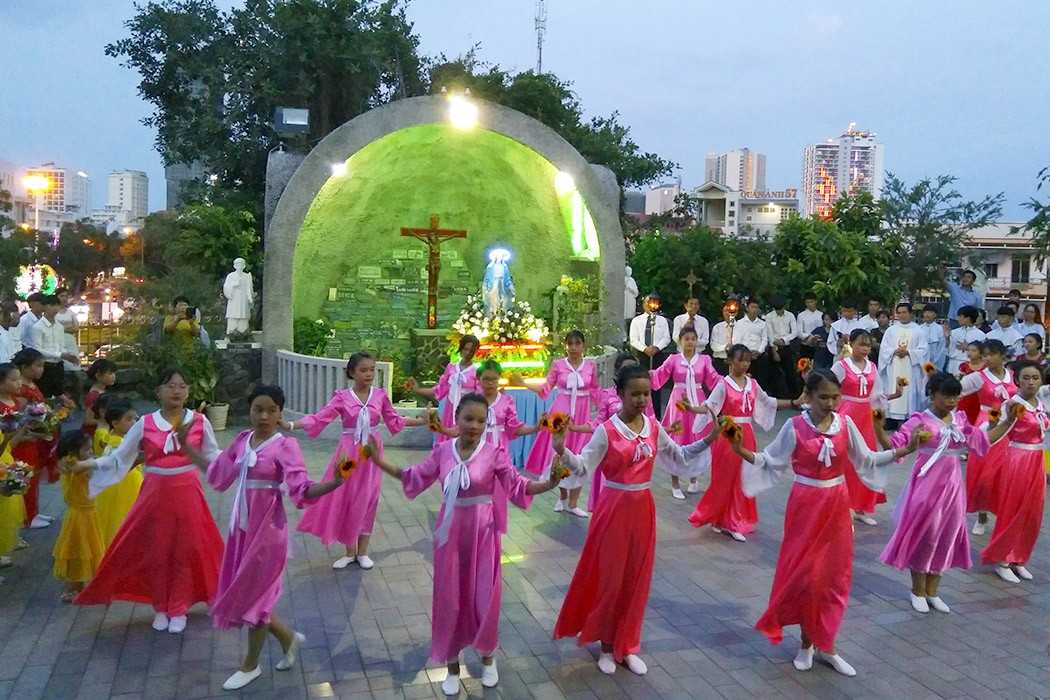 Vietnamese Catholics maintain traditions of Marian devotion - UCA News