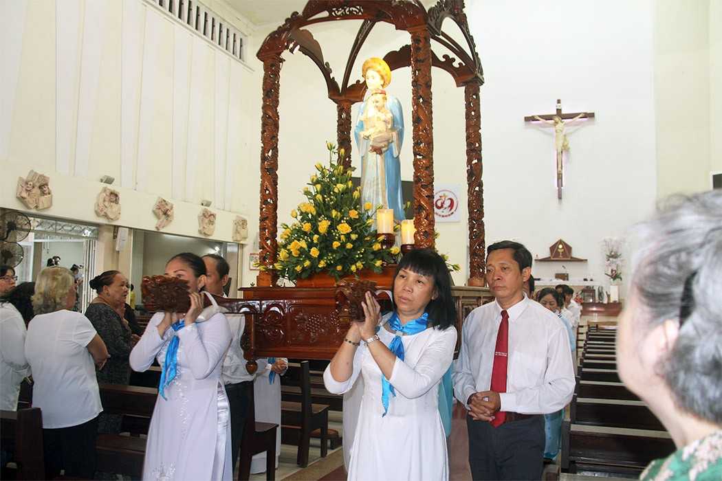 Vietnamese Catholics maintain traditions of Marian devotion - UCA News