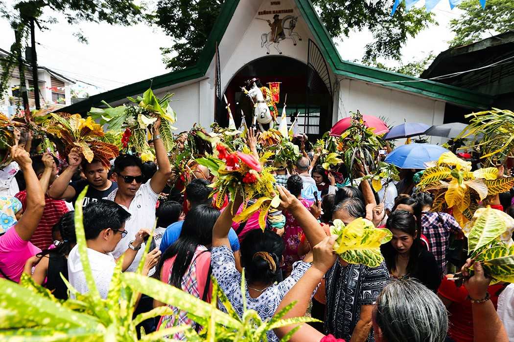 Mindanao faithful honor saint with rare display of piety - UCA News