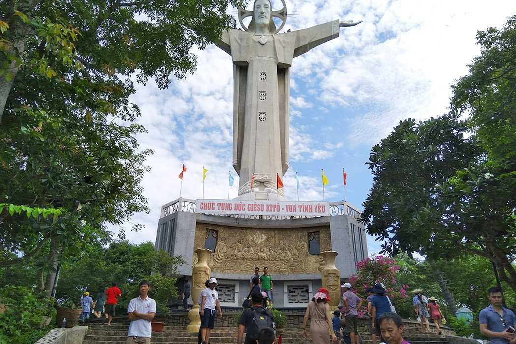 Vietnam's giant Christ the King statue - UCA News