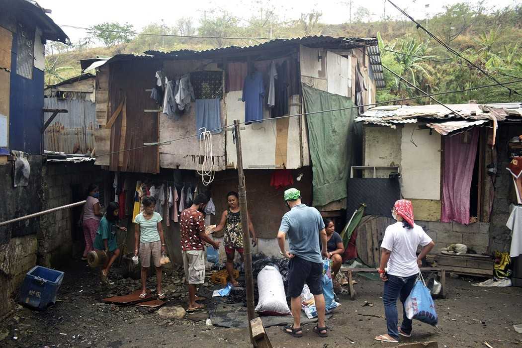 Double trouble for poor Filipinos - UCA News