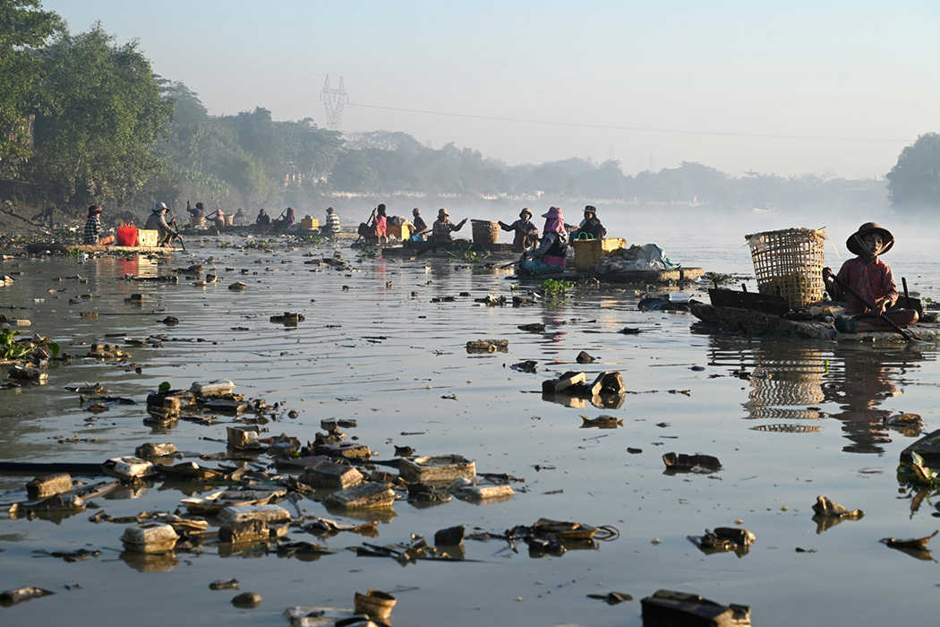 On the water with Myanmar's 'river cleaners' - UCA News