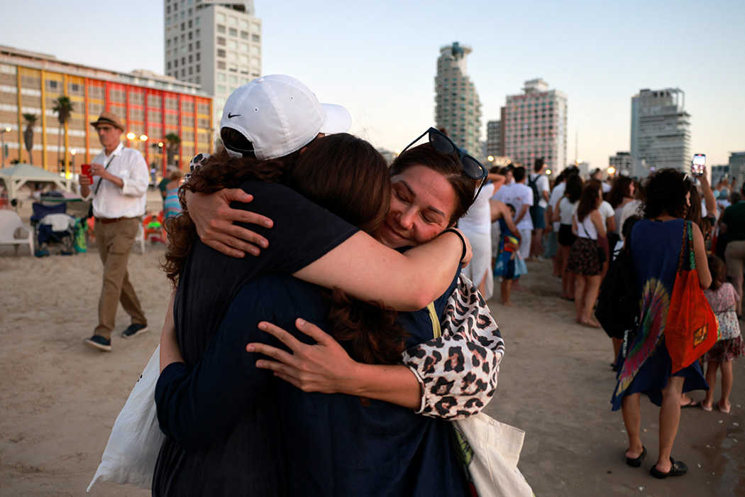 Jews commemmorate the Tashlich ritual to wash off sins - UCA News