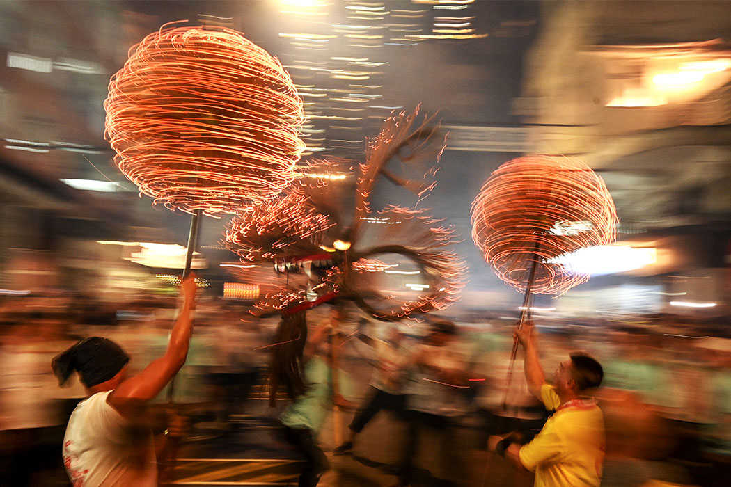 Hong Kong revives traditional fire dragon dance after 3-year hiatus ...