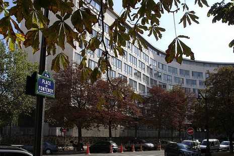 Courtyard of Gentiles opens in Paris - UCA News
