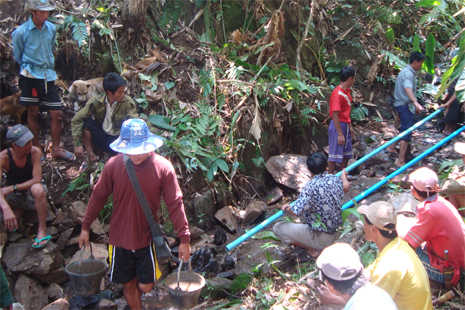 Quake survivors 'low on water' - UCA News