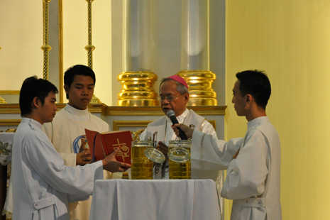 Church publishes primer on new Missal - UCA News