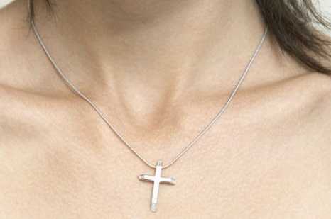 Cardinal urges Catholics to wear a cross with pride - UCA News
