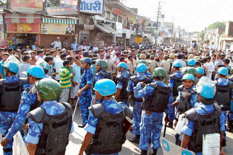 Politicians accused of aiding Indian riots - UCA News