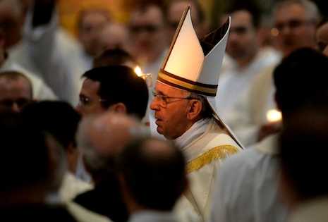 More than 200,000 followers for pope's tweets in Latin - UCA News