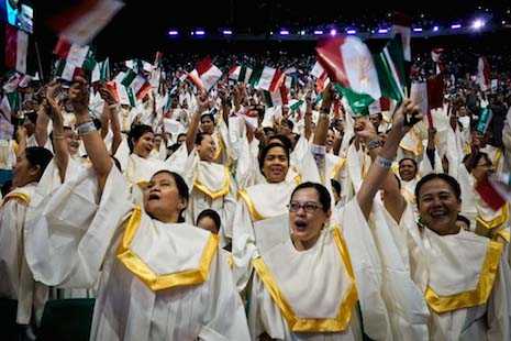 Public rift puts 101-year-old Philippines sect under spotlight - UCA News