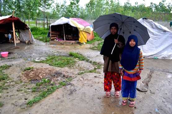 Despite poverty, Muslims feel safe in Kashmir's slums - UCA News