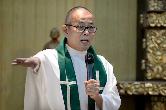 Philippine activist issues rallying cry to save country - UCA News