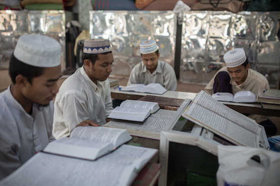 Myanmar Muslims mute on Rohingya amid fear of violence - UCA News