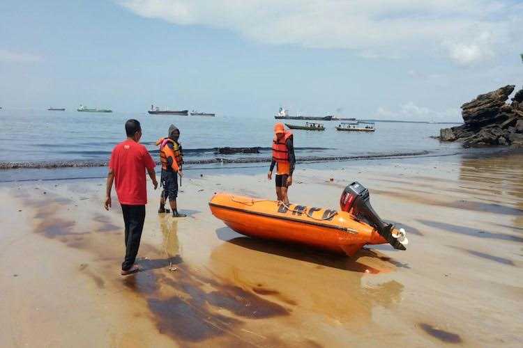 Anger mounts over deadly Indonesian oil spill and fire - UCA News