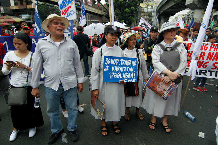 Philippine workers dismiss order against contracting - UCA News
