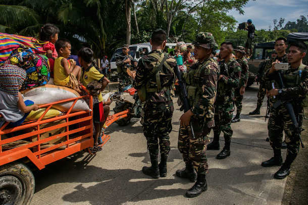Tribal refugees in Philippines refuse to go back home - UCA News
