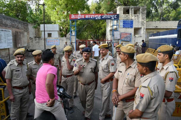 India vows speedier justice as court cases pile up - UCA News