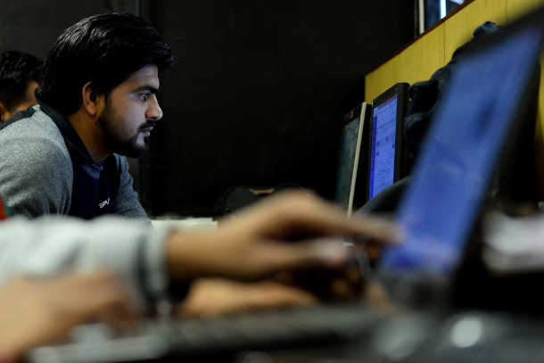 India gets into the habit of making the internet 'disappear' - UCA News