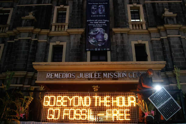 Philippine dioceses, parishes join Earth Hour observance - UCA News