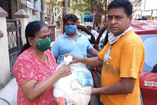 Cardinal leads pandemic fight in India's worst-hit state - UCA News