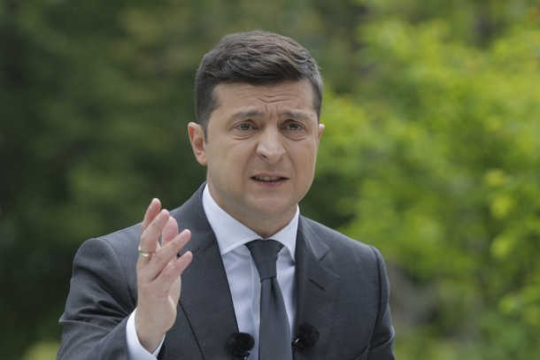 Ukrainian president again asks pope to help with citizens' release ...