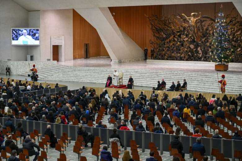 Despite pandemic's impact, Vatican won't cut jobs - UCA News