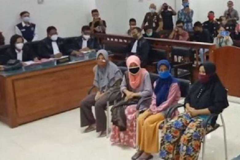 Families in Indonesian rock-throwing case seek protection - UCA News