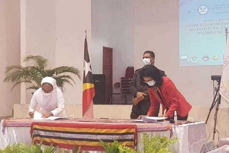 Timor-Leste govt gives major boost to 900 poor students - UCA News