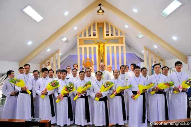 Hmong village boy takes first vows as Oblate religious - UCA News