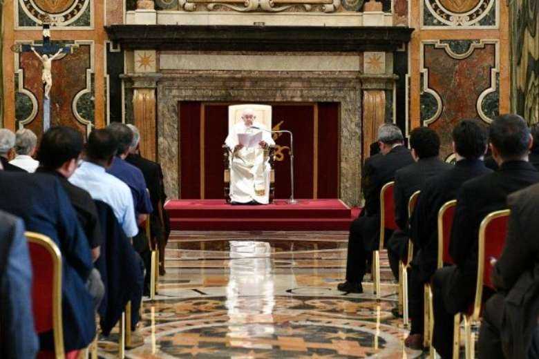Use Gospel as a guide, not an ideology, pope tells Claretians - UCA News
