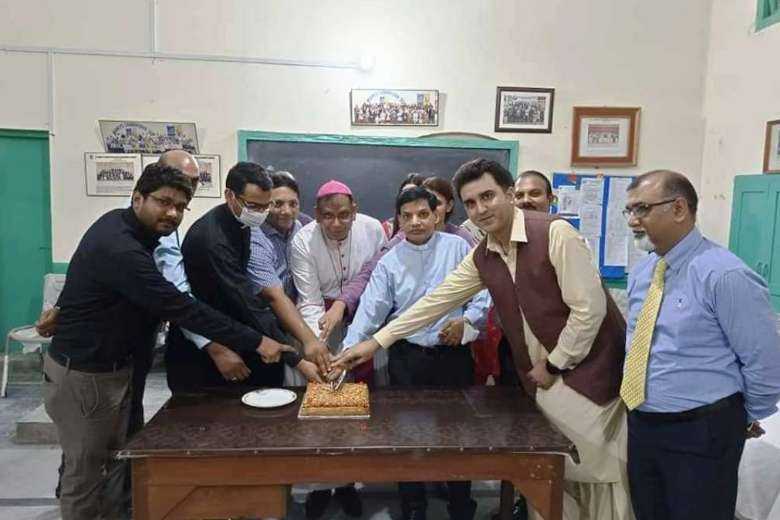 Elite civil service jobs a step too far for Pakistani Catholics - UCA News