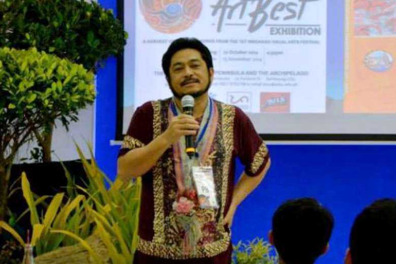 Jesuit priest cautions Filipinos over Marcos treasure - UCA News