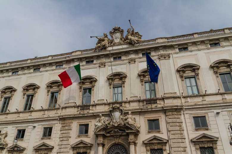 Italy's constitutional court rejects euthanasia referendum - UCA News