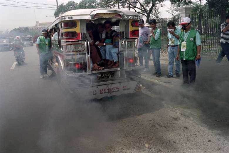 Philippines signs UN ecology pact to ban plastic use - UCA News