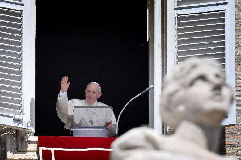 Temptation of power, money can obscure Easter joy, pope says - WORLD ...