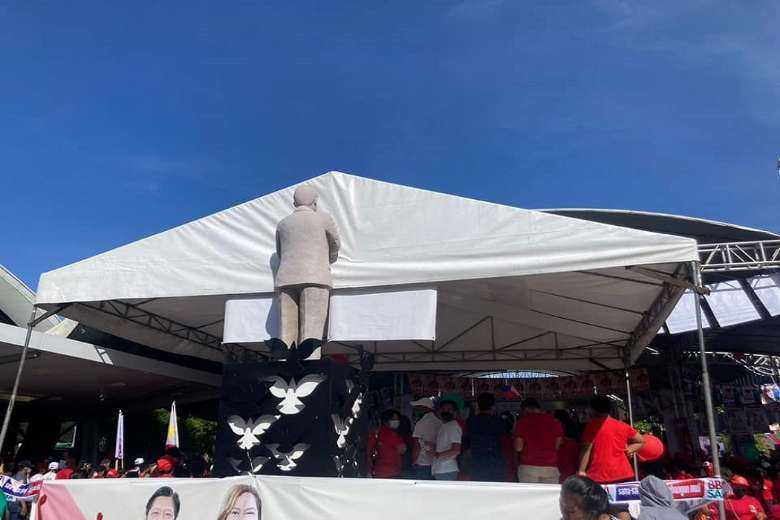 Filipino bishop slams 'desecration' of slain hero's statue - WORLD ...