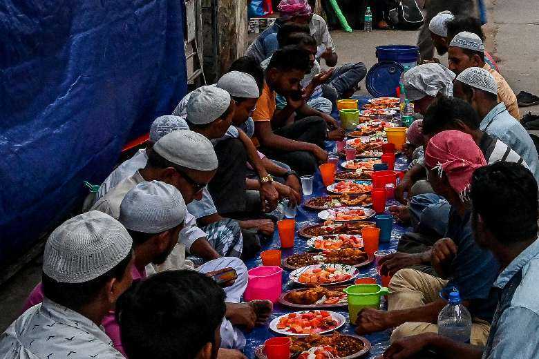 Indian parish hosts interfaith iftar for peace and fraternity - UCA News