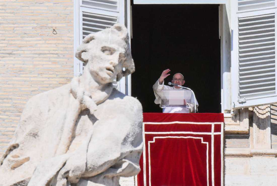 Prayer revitalizes the soul, pope says - UCA News