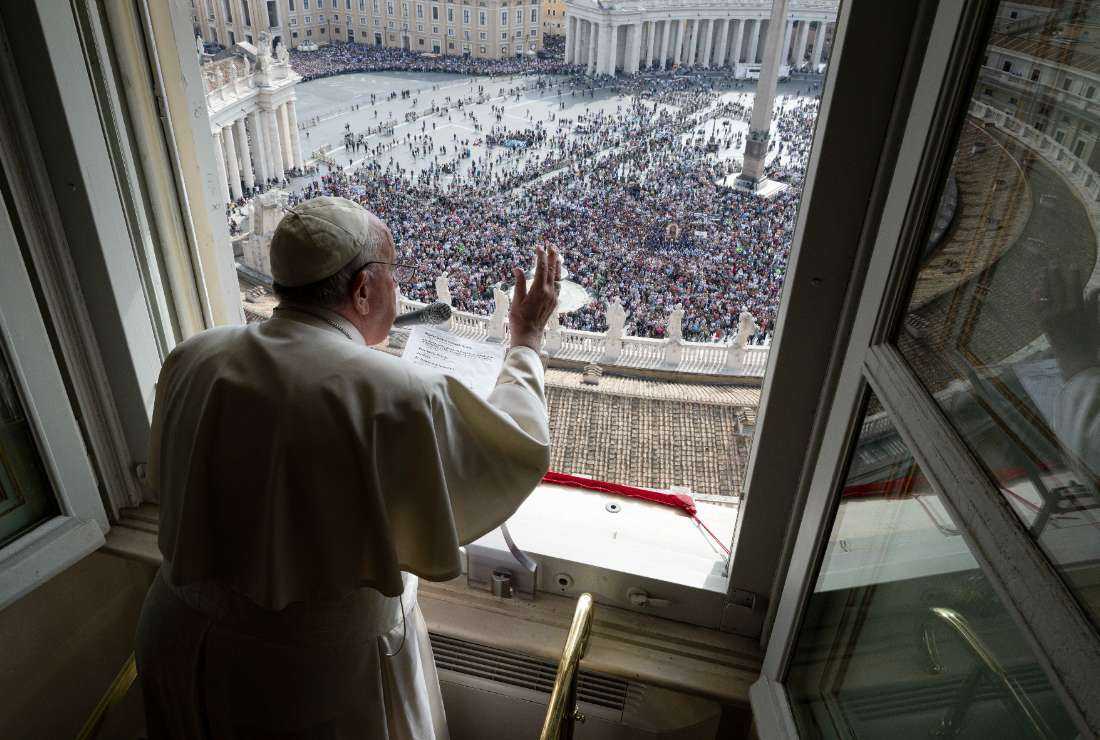 Thinking you are holier than others is self-worship, pope says - UCA News
