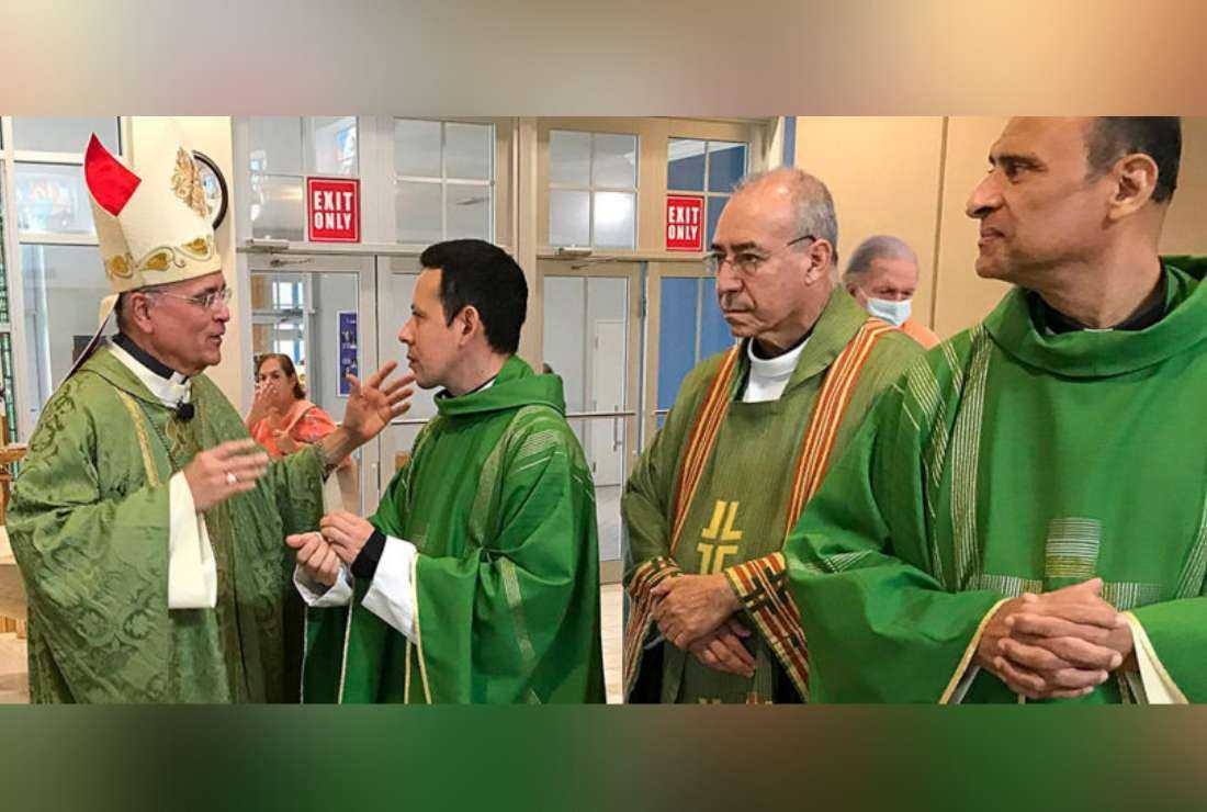 Two freed Nicaraguan priests celebrate Mass in Miami - UCA News