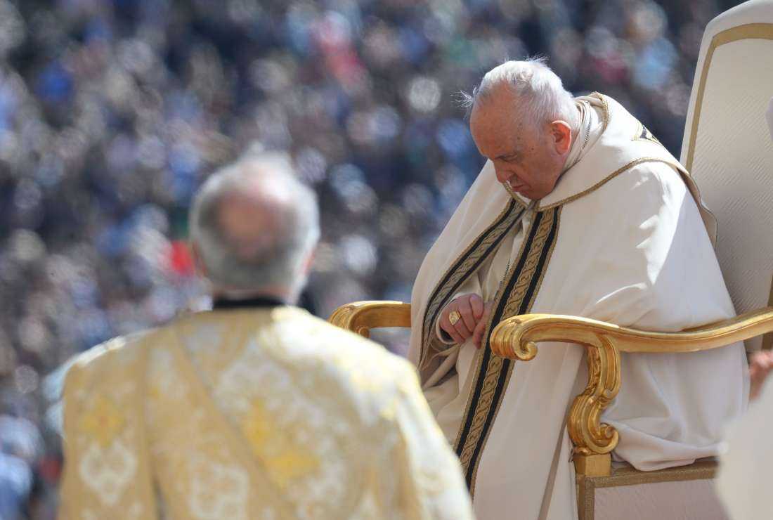 Pope prays Easter joy would break through gloom of war - UCA News
