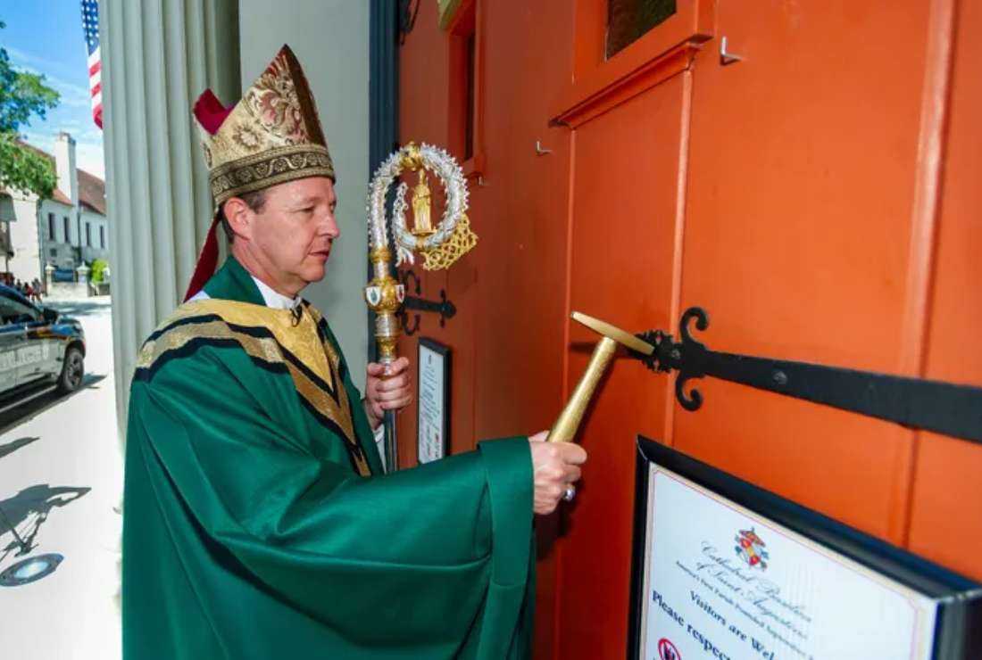 Florida bishop condemns racially motivated shooting - UCA News