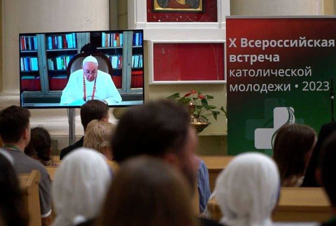 Pope’s encouraging words for young Russians sparks row - UCA News