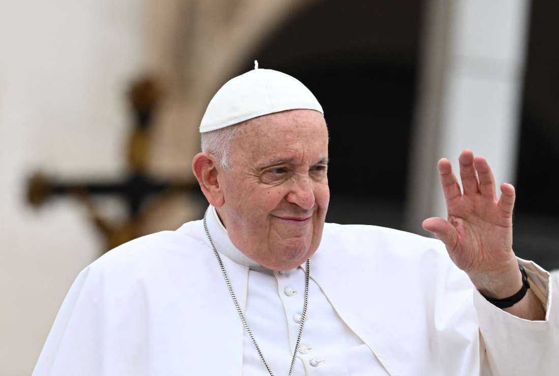 Pope flies into migrant row with trip to Marseille - UCA News
