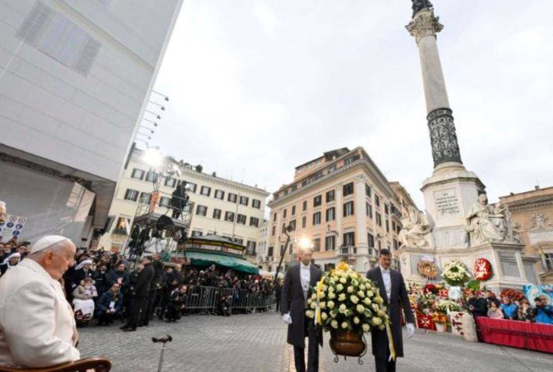 Pope asks Mary to protect Ukrainians, Palestinians, Israelis - UCA News