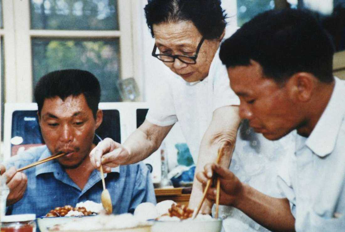 Tributes pour in for China’s whistleblowing AIDS doctor - UCA News