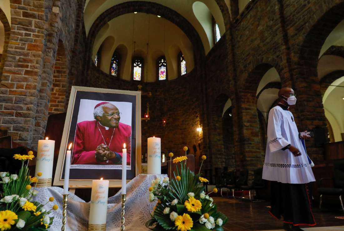 Cape Town to unveil Desmond Tutu statue with Palestinian scarf - UCA News
